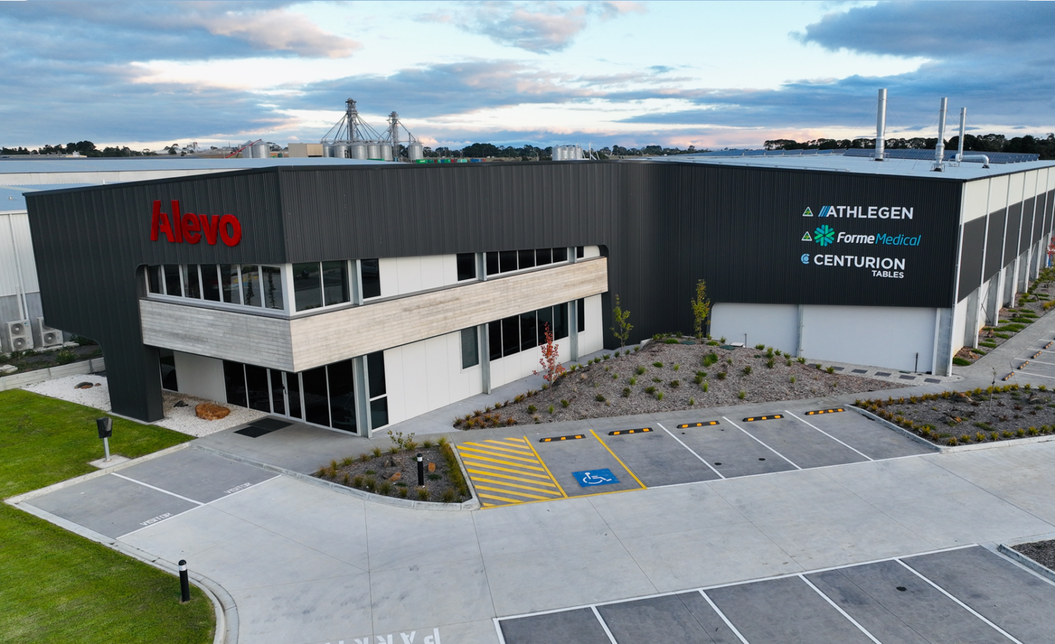 Professional Treatment Tables | Treatment Beds | Alevo