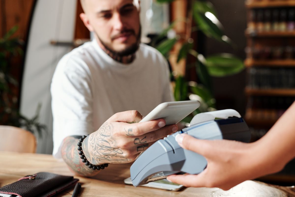 Saleor vs Shopify - Choosing The Best eCommerce Platform